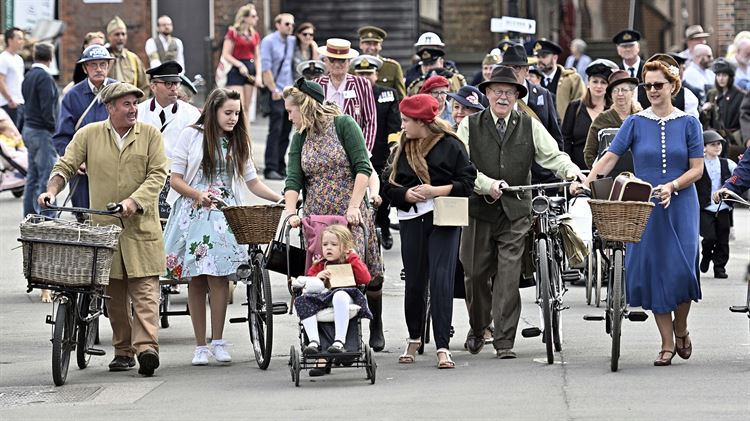 Salute to the ’40s