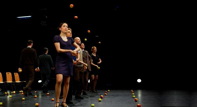 Gandini Juggling: Smashed